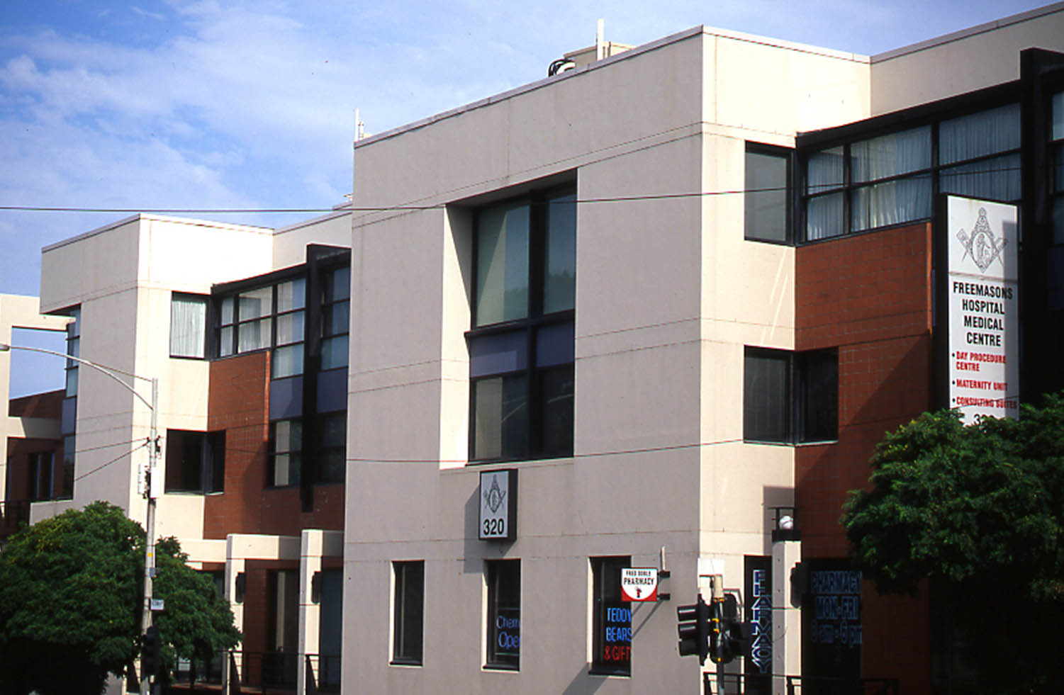 Freemasons Hospital - L.U. Simon Builders